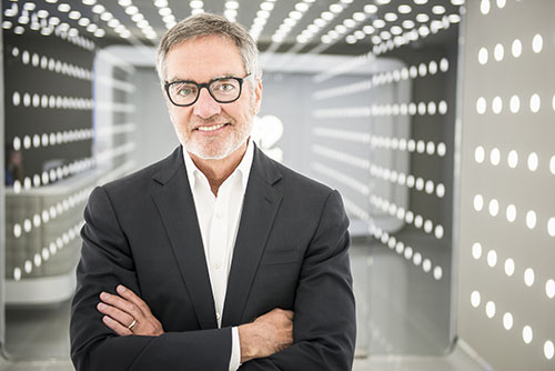 The Smithsonian Presents: Innovative Lives, Featuring Bob Pittman ...